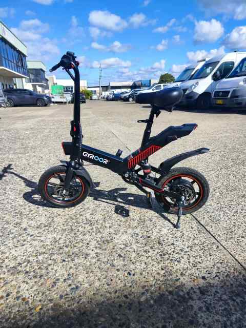 Gyroor C3 foldable electric bicycles boast 250W brushless motors - Men ...