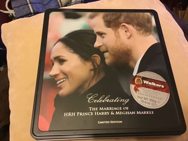 Walkers Shortbread tin Celebrating marriage HRH Prince Harry & Meghan ...