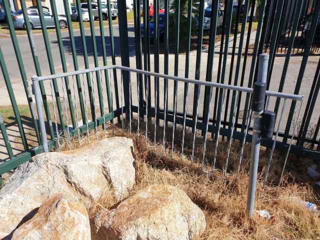 Aluminium L-Shape Fence $195 - Vinsan Salvage G1268 - Building ...