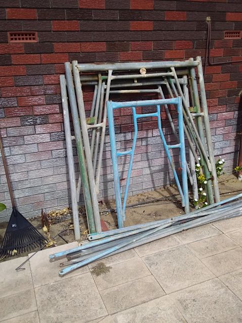 Brickies heavy duty steel scaffolding 2 complete bay & 10 jarrah plank ...
