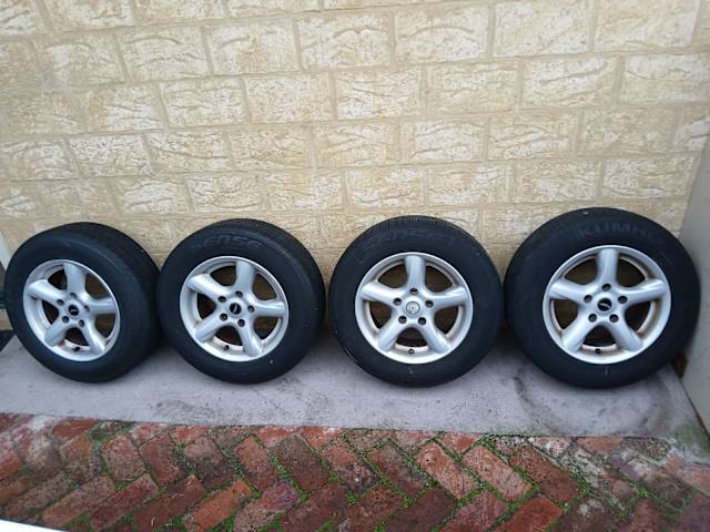 HOLDEN COMMODORE 15 ROH MAGS & KUHMO TYRES VB VC VH VK VL VN VP VR VS ...
