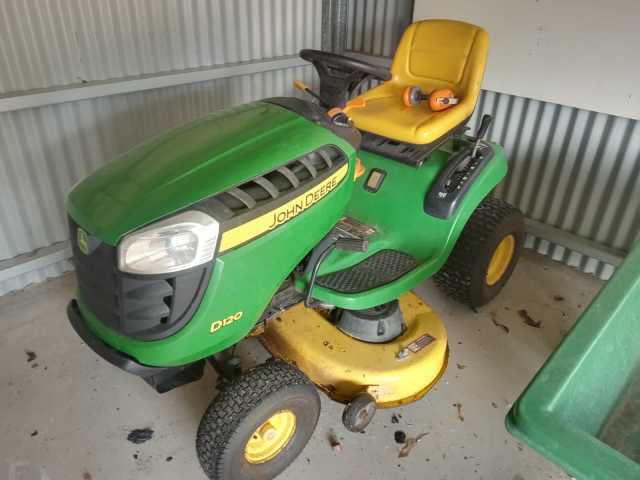 JOHN DEERE D120 RIDE ON MOWER - Lawn Mowers in Riverglades SA | Gumtree ...