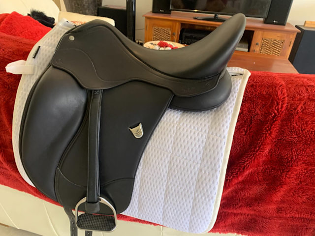 BATES ISABELL ICON LEATHER 17.5 DRESSAGE SADDLE | Horses & Ponies ...