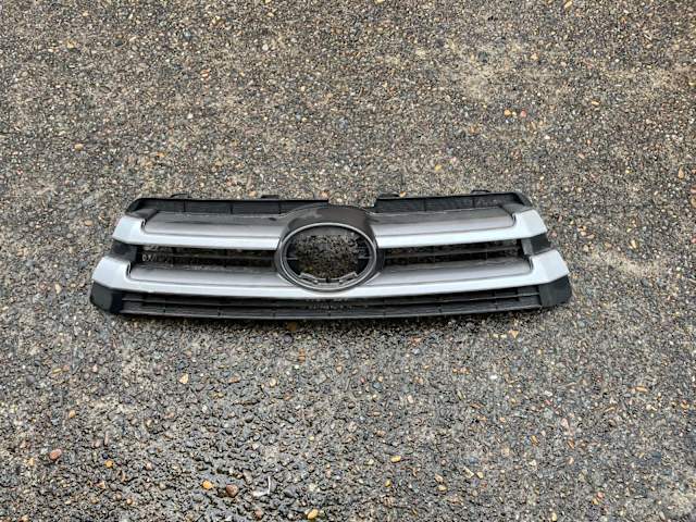 Toyota Kluger Grille GSU50 GSU55 Part No. 531010E231 09/2018 till 2021 ...