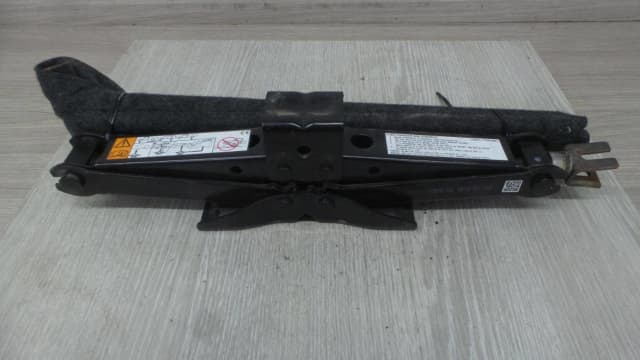 2018 FORD RANGER 3.2L AUTO DIESEL UTILITY JACK/TOOL KIT | Other Parts ...