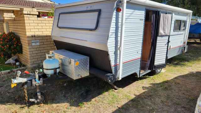 Caravan Low line 15 ft 1988 Full aluminium Frame Pop Top | Caravans ...