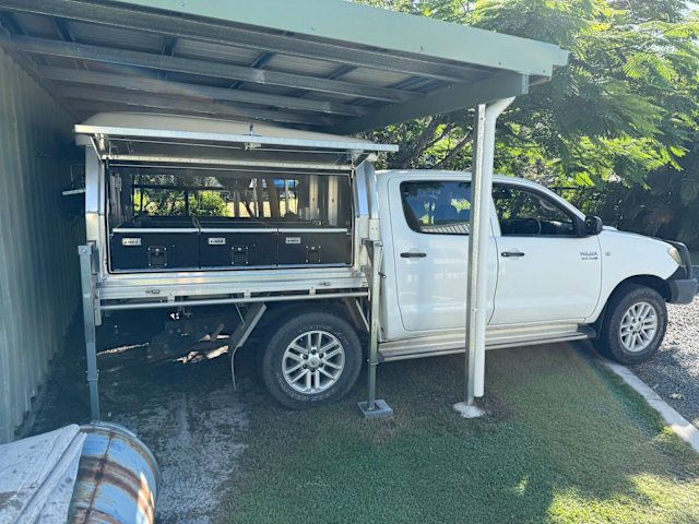 Ute canopy with storage draws roof top tent and foxwing | Caravan ...