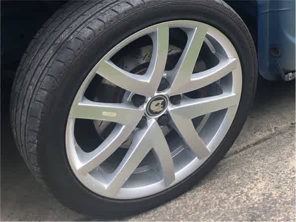 VE Holden HSV Clubsport R8 Mag Wheel only one Wheel | Wheels, Tyres ...