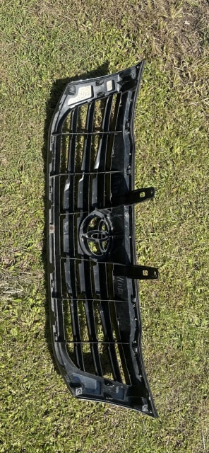 Toyota hilux n70 grill 2013 | Auto Body parts | Gumtree Australia ...