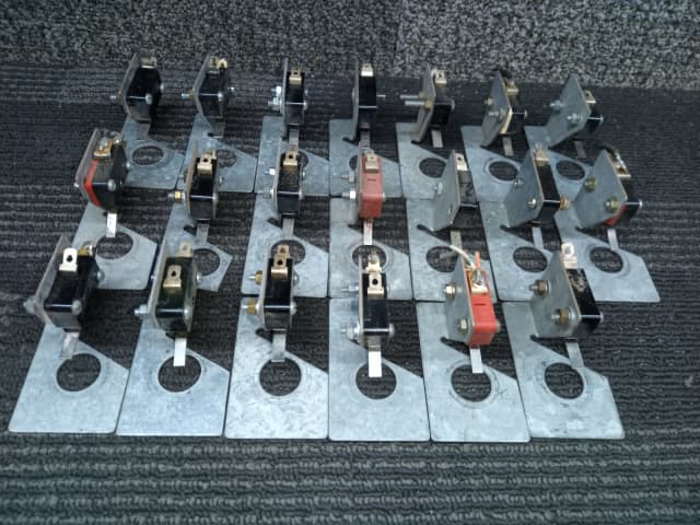 20 X ARCADE VIDEO GAME BUTTON SWITCH BRACKET WITH SWITCH (STANDARD ...