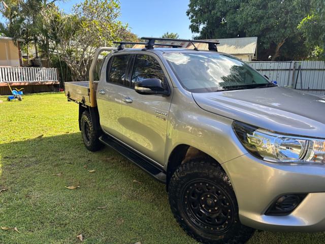 2016 TOYOTA HILUX SR (4x4) 6 SP MANUAL DUAL C/CHAS | Cars, Vans & Utes ...