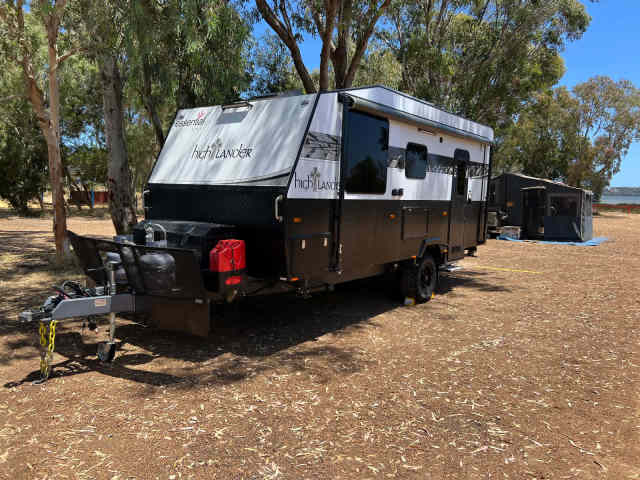 Essential Highlander 19ft LUXURY OFFGRID / OFFROAD Caravan | Caravans ...