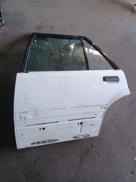 Vk commodore Passenger rear door berlina power window slide locks vl ...