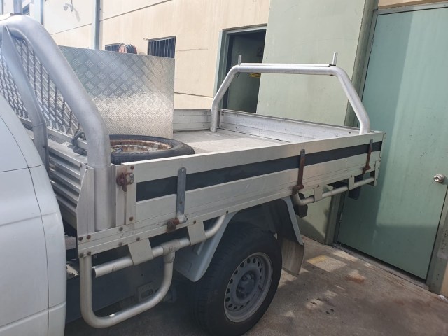 HOLDEN COMMODORE VZ ONE TONNER !!!TRAY AND TOOLBOX ONLY!!! | Other ...