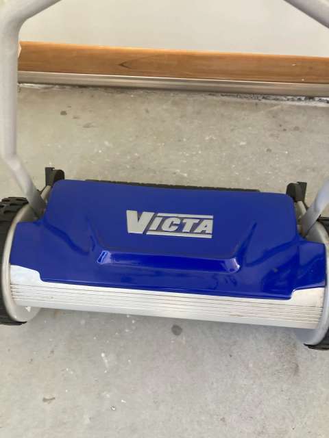 Victa hand push mower - Lawn Mowers in Balmoral QLD | Gumtree Australia