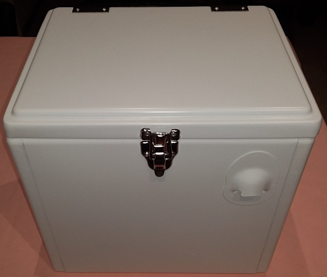 ESKYS COOLERS, 15L, 28L & 30L, ALSO FREEZER BRICKS x 6- VARIOUS PRICES ...