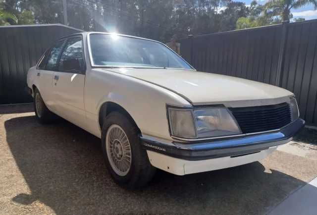 vh commodore sle wrecking shell parts vb vc | Wrecking | Gumtree ...