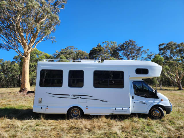 Kea Endeavour Ford Transit 6 Berth Owners Edition | Campervans ...