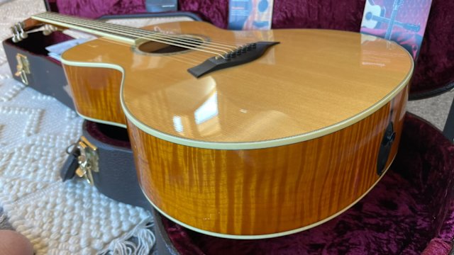 TAYLOR SOLID FIGURED MAPLE ACOUSTIC ELECTRIC GRAND CONCERT GC6 ...