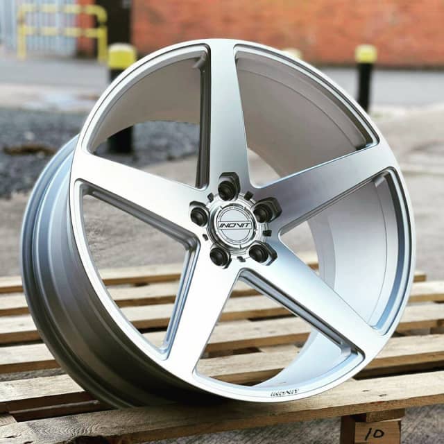20 Inovit Rotor Wheels Suit Commodore VE - VF 20X8.5/10 5/120 35P ...