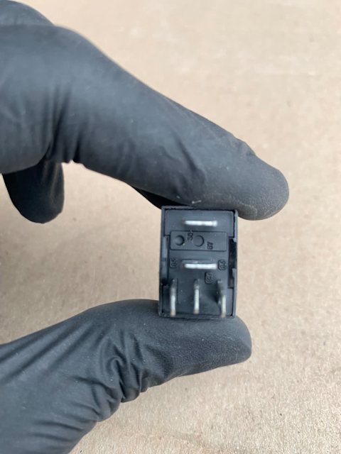 Mercedes relay 5pin A0045452905 | Auto Body parts | Gumtree Australia ...