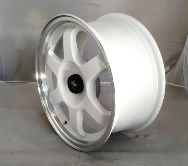 Classic 15 Inch White Alloy Wheels With Polished Lip 4 or 5 Stud ...