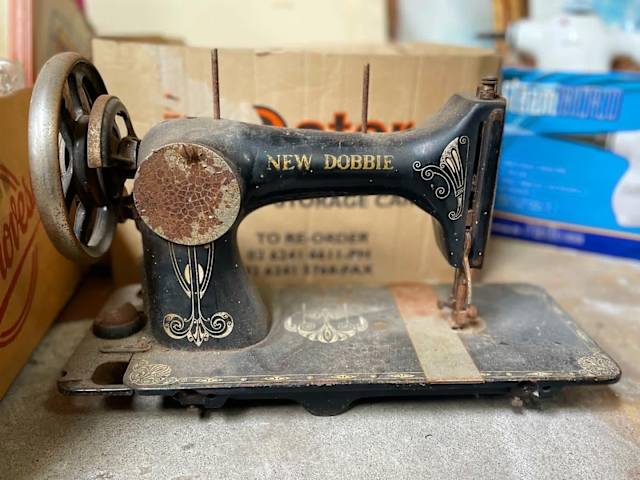 Rare Collectible Antique New Dobbie Cabinet Sewing Machine Head ...