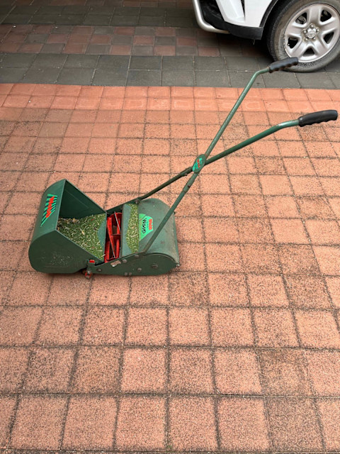 Webb Wasp Cylinder Mower - Lawn Mowers in Riverton SA | Gumtree Australia