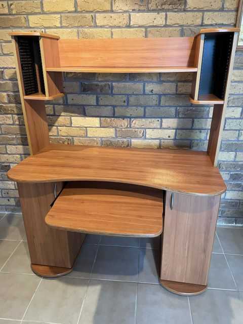 Computer desk - Desks in Boat Harbour NSW | Gumtree Australia