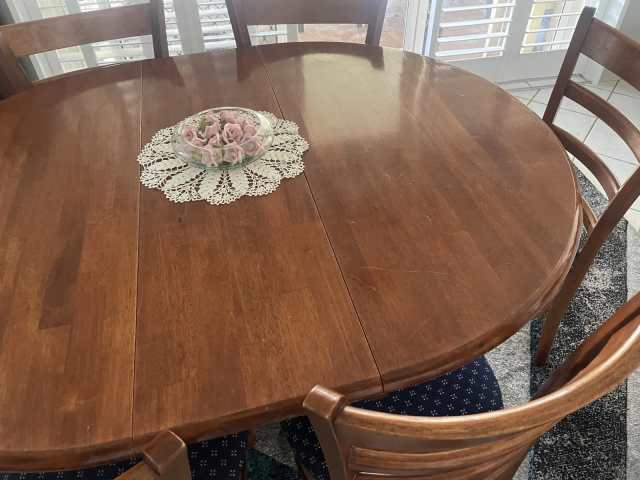 Oval 6 seater dining table - Dining Tables in Queanbeyan ACT | Gumtree ...