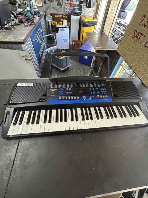 Hemingway HK100 electric keyboard - Keyboards & Pianos in Guildford WA ...
