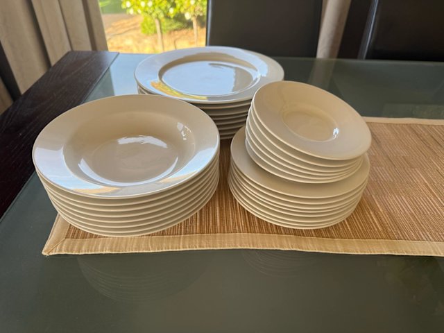 Maxwell and Williams 8 set Dinner Plates and bowls NEW - Dinnerware in ...