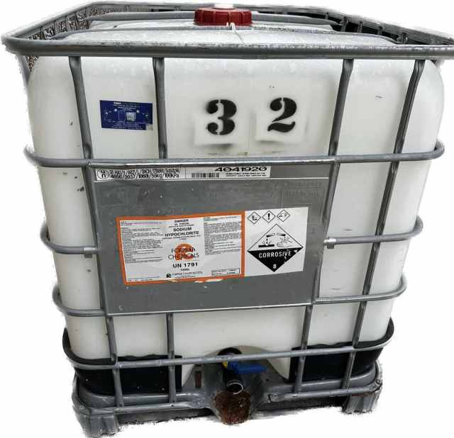 Lots of empty IBC, containers, plastics, buckets、forklift - Other Home ...