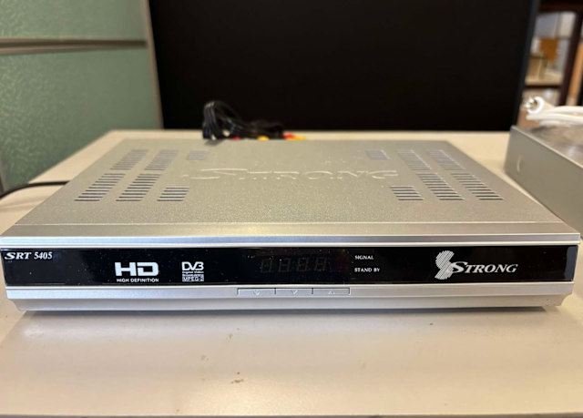 Srt 5405 strong HD Set Top Box Delivery/Pick-up - Other TV & DVD ...
