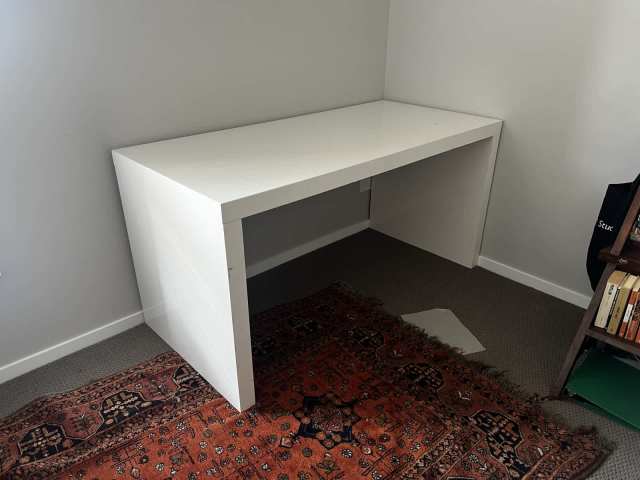 Basic Office Desk - Desks in Coomera QLD | Gumtree Australia