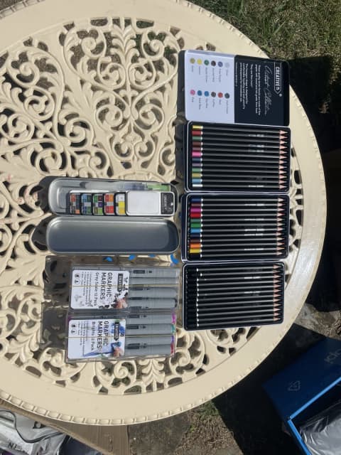 Markers and colour pencils | Miscellaneous Goods | Gumtree Australia ...