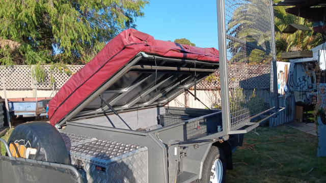 Campertrailer (camper trailer) with Canoe/Boat rack | Camper Trailers ...