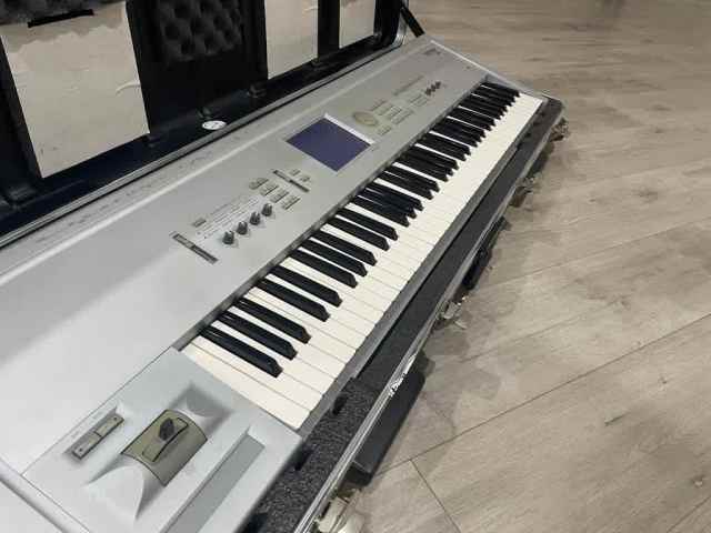 Korg Triton Pro 88 Workstation/Sampler keyboard with Case - Keyboards ...
