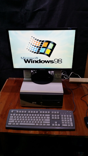 DOS / Windows 98 / Windows XP Retro Gaming Computer System - Desktops ...