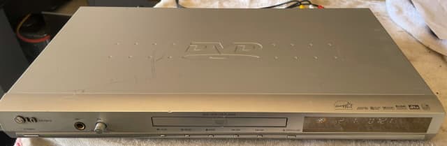 LG DK7821P DVD Player Microphone Karoake MP3 DTS Optical Coaxial S-Vid ...