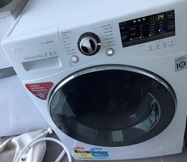 Front load 11 kg washing machine LG absolutely perfect woking Cheapest ...