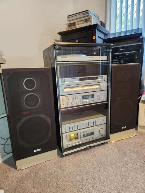 Complete Akai Hi Fi/ Stereo system for sale incl. cabinet and rare CD ...