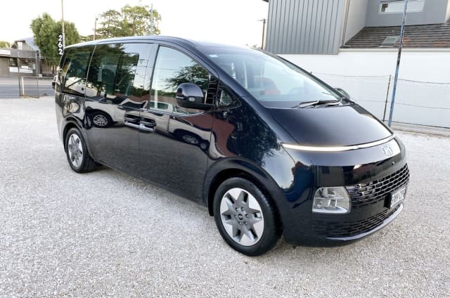 2022 HYUNDAI STARIA HIGHLANDER-DIESEL 8 SP AUTO-8-SEATER VERY LOW-19K ...