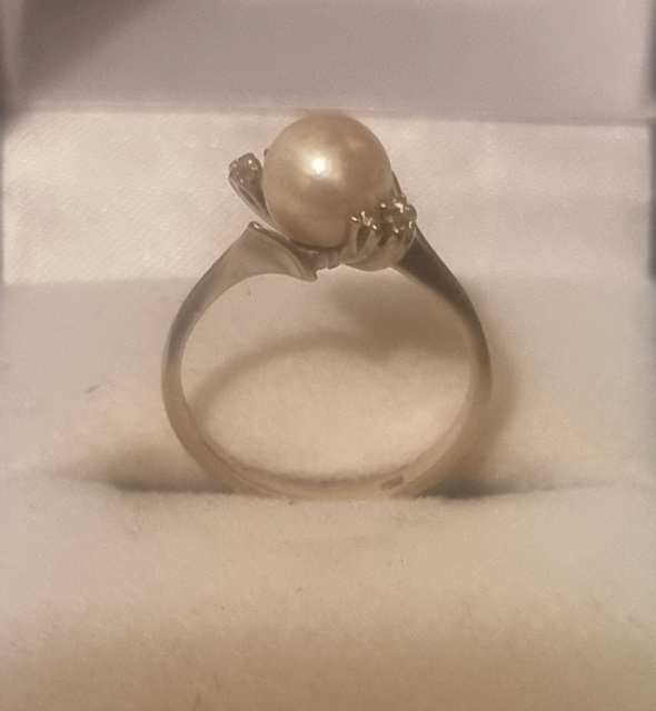 PEARL RING 18CT/750 GOLD SMALL DIAMONDS - Women's Jewellery in Ormeau ...