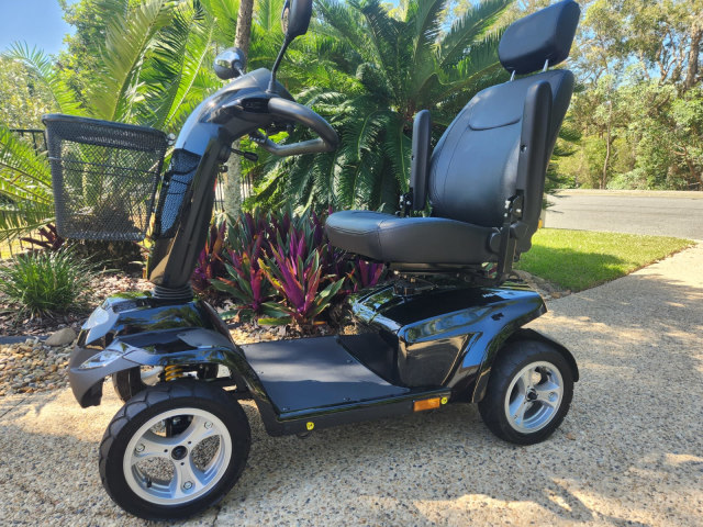 Aspire Deluxe HD 4 Wheel Mobility Scooter - HS898 - Black | Scooters ...