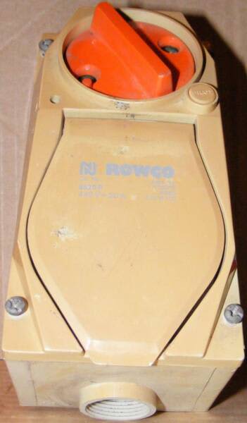 ROWCO 9520P / WILCO WIC520P Switched Socket Outlet 5 Pin 20A 440V ...