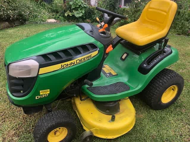 John Deere D120 ride on mower 42 inch cut - Lawn Mowers in Gosford NSW ...