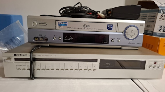 FREE AV equipment VHS player and HiFi Tuner - TV Accessories in Callala ...