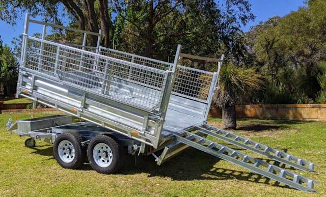 3 Way Hydraulic Tipping Trailer 10x7 Galvanised Cage | Trailers ...