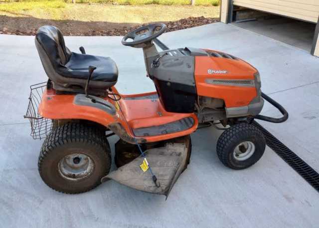 RIDE ON MOWER - HUSQVARNA 970mm CUT LT1597 IN GOOD CONDITION - Lawn ...